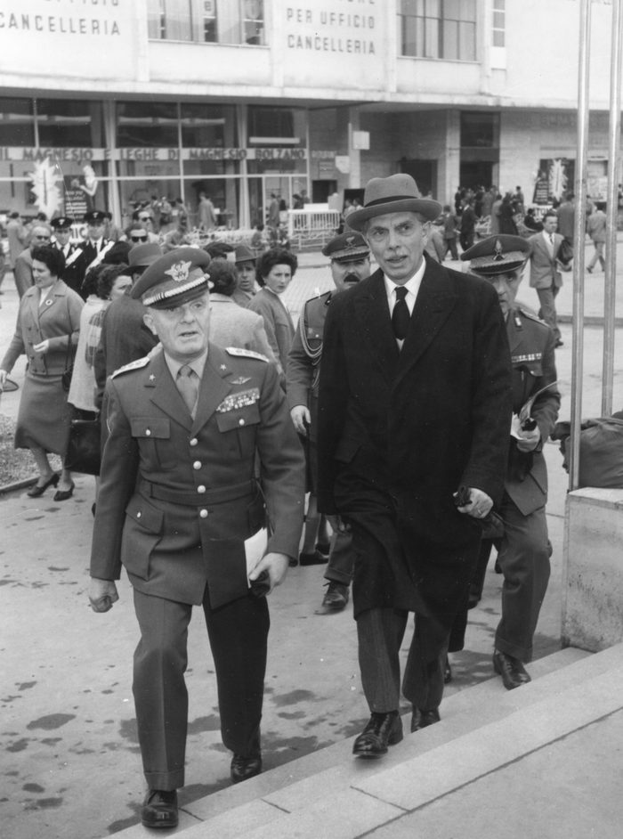 Visita del Capo di Stato Maggiore dell'Esercito Generale Giorgio Liuzzi alla Fiera Campionaria ...