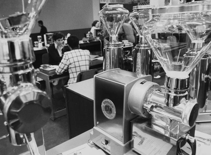 Stand OMRE Quick Mill alla Fiera Campionaria di Milano del 1977 ...