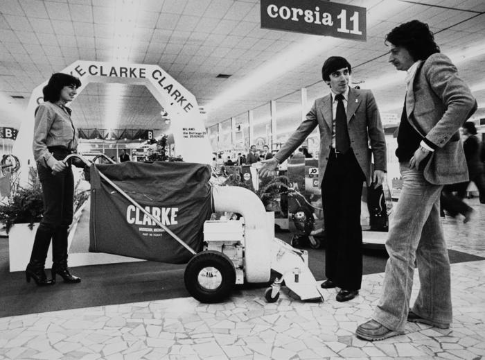 Apirapolveri Clark in esposizione alla Fiera Campionaria di Milano del ...