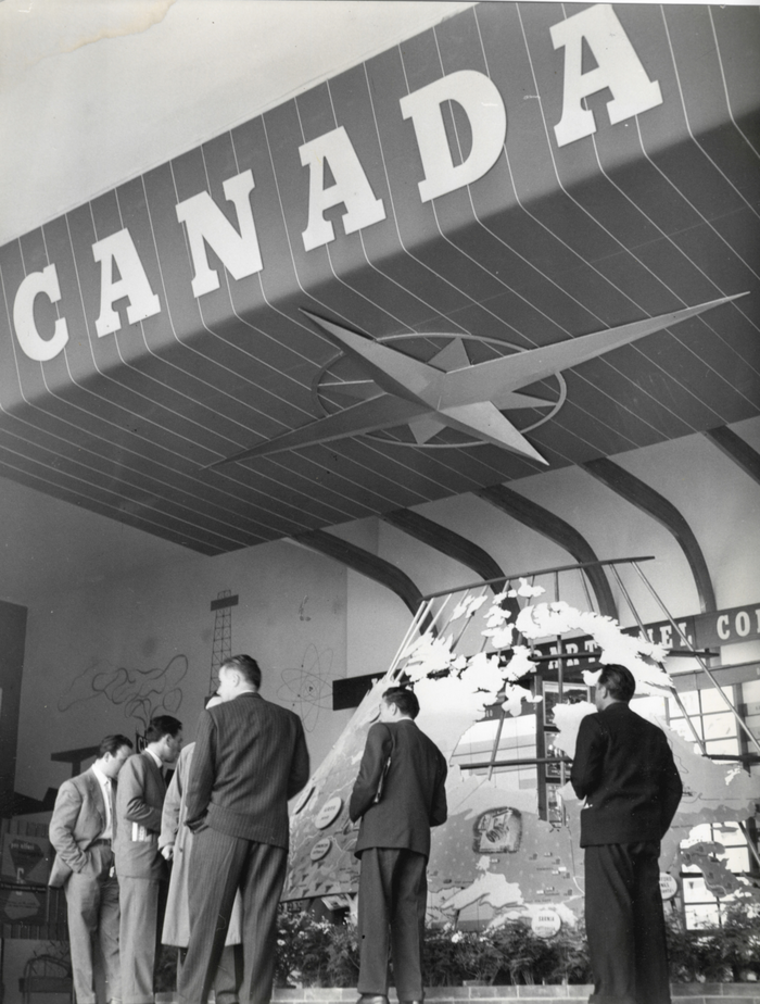 Mostra ufficiale del Canada nel palazzo delle nazioni alla Fiera ...